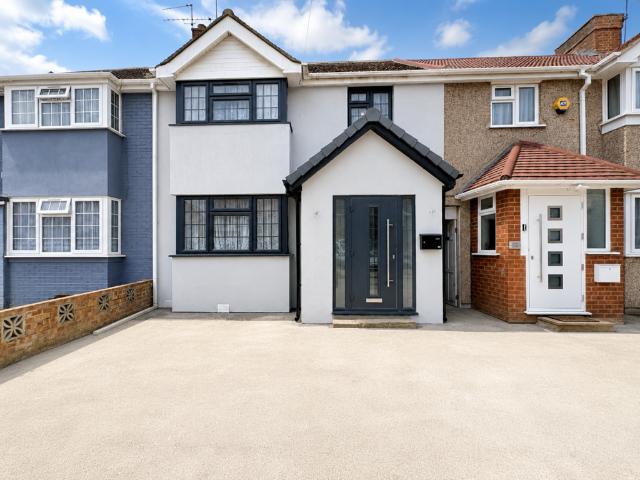 3 bedroom terraced house for sale