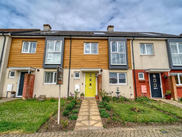 3 bedroom terraced house for sale