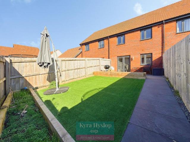 3 bedroom terraced house for sale
