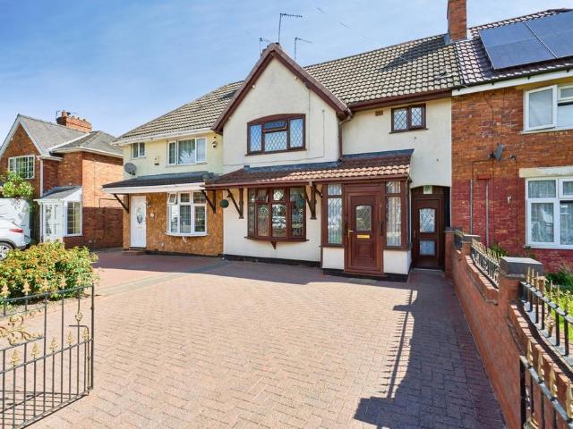 3 bedroom terraced house for sale