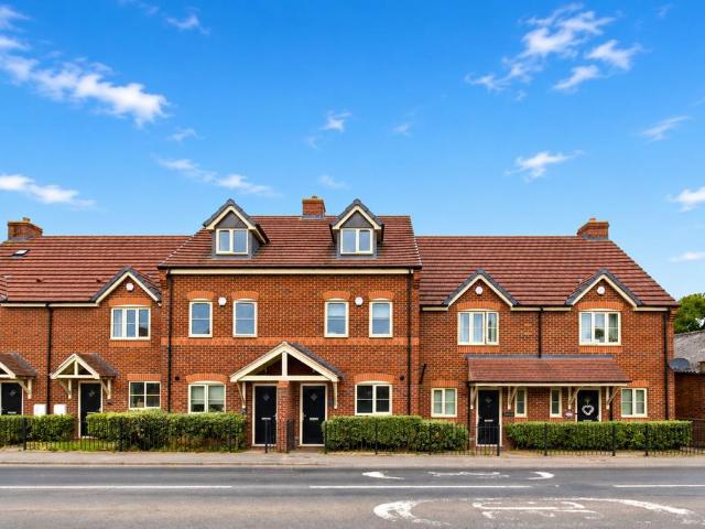 3 bedroom terraced house for sale