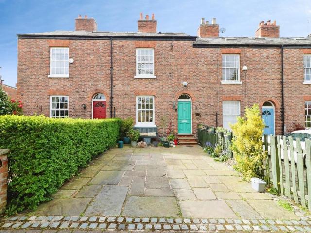 3 bedroom terraced house for sale