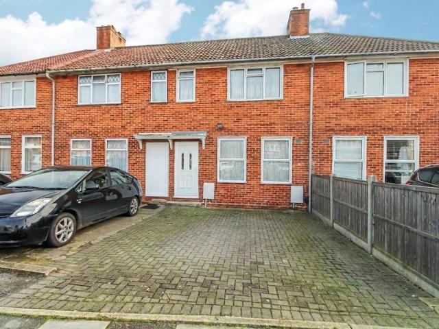 3 bedroom terraced house for sale