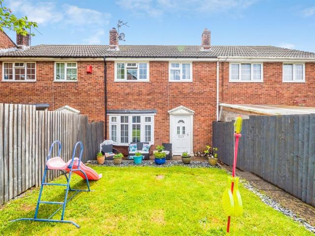 3 bedroom terraced house for sale