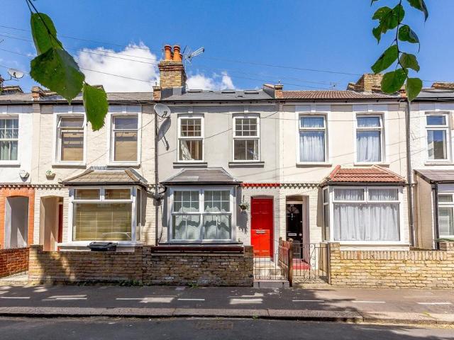 3 bedroom terraced house for sale