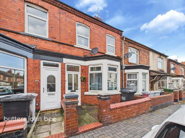 3 bedroom terraced house for sale