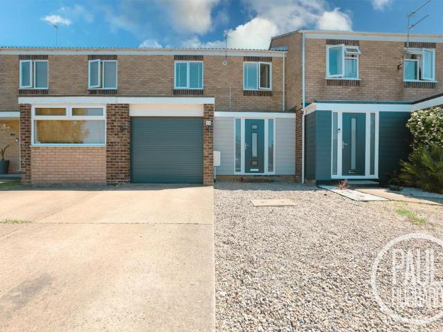3 bedroom terraced house for sale