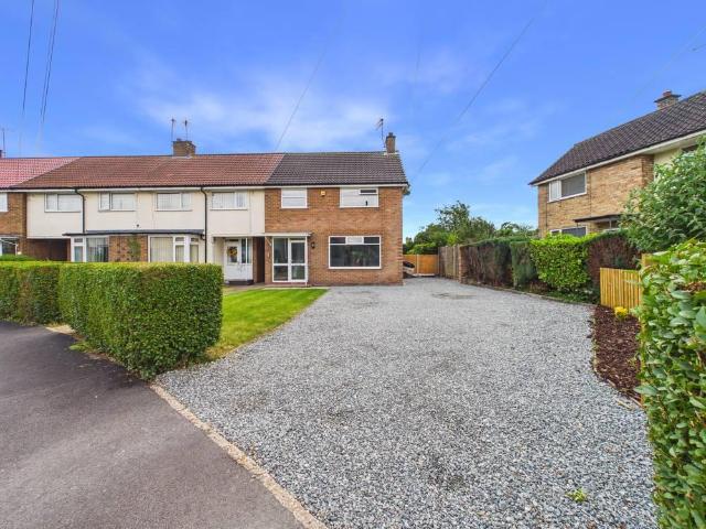 3 bedroom terraced house for sale