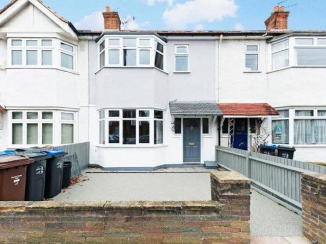 3 bedroom terraced house for sale