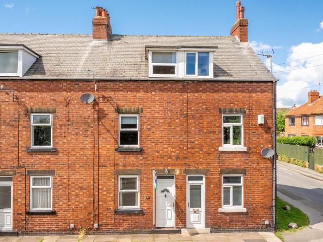 3 bedroom terraced house for sale