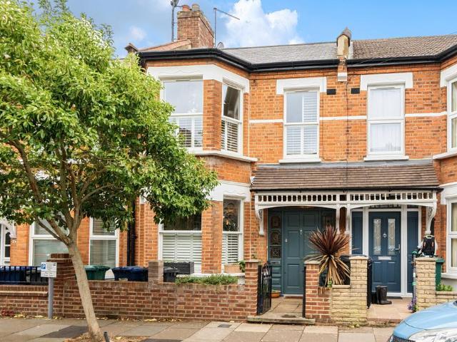 3 bedroom terraced house for sale