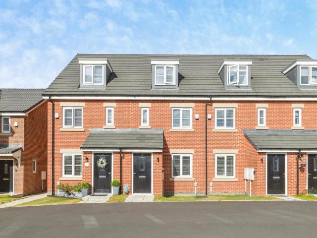 3 bedroom terraced house for sale