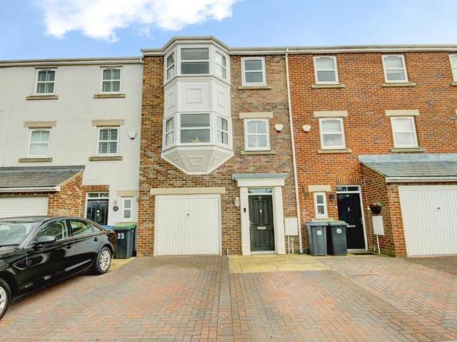 3 bedroom terraced house for sale