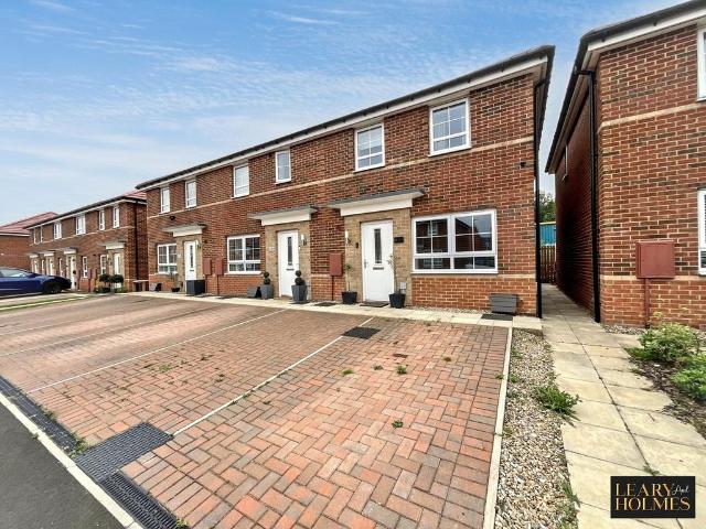 3 bedroom terraced house for sale