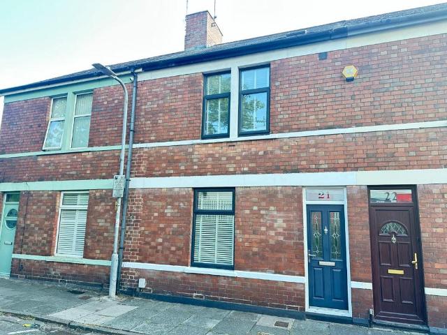 3 bedroom terraced house for sale