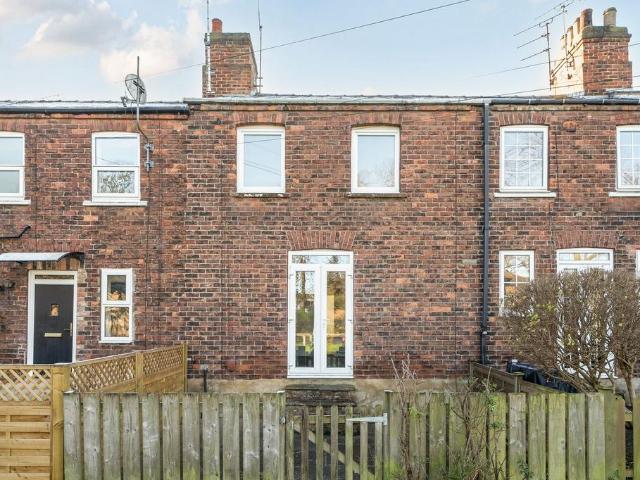 3 bedroom terraced house for sale