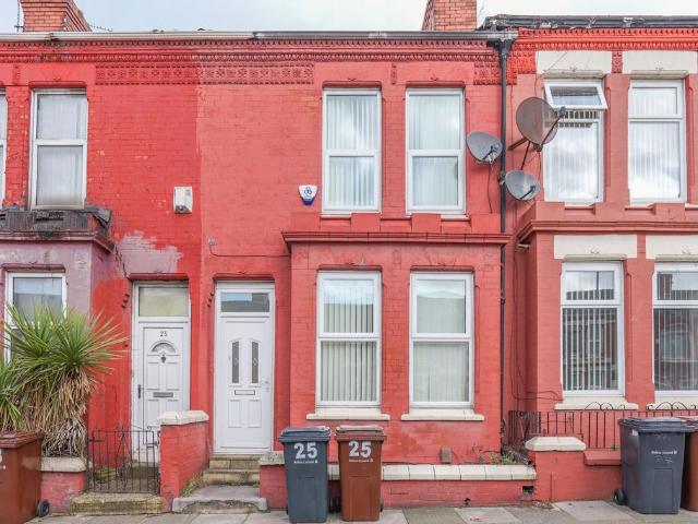 3 bedroom terraced house for sale