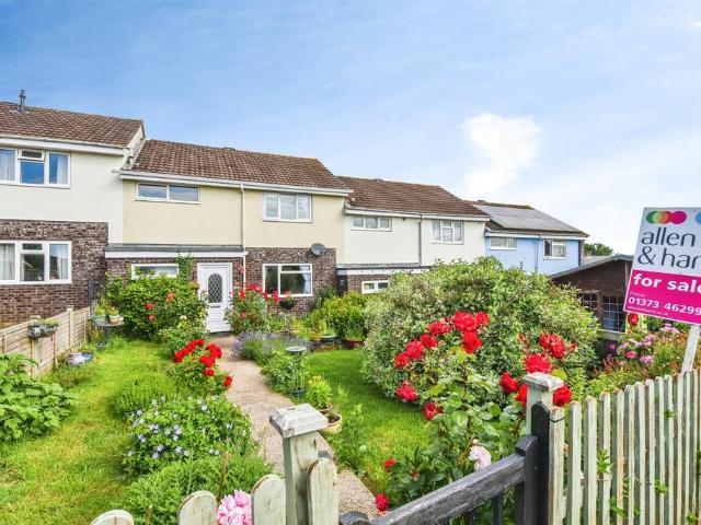 3 bedroom terraced house for sale