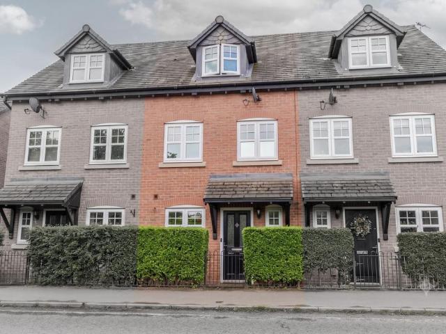 3 bedroom terraced house for sale