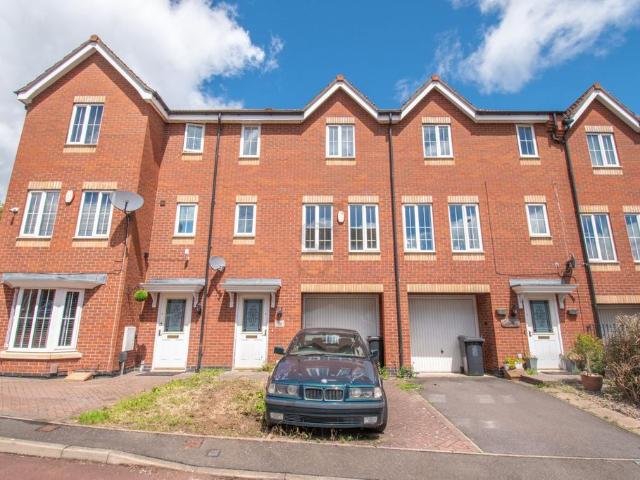 3 bedroom terraced house for sale