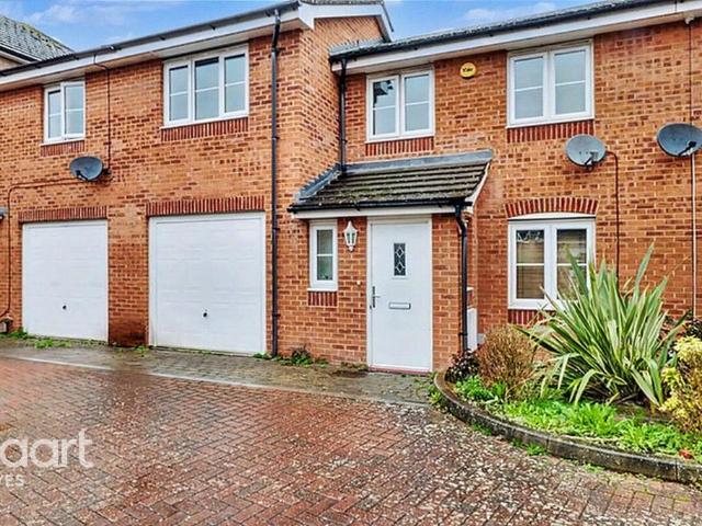 3 bedroom terraced house for sale