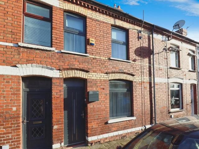3 bedroom terraced house for sale