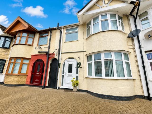 3 bedroom terraced house for sale