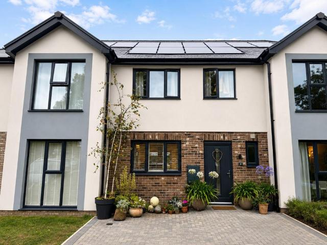 3 bedroom terraced house for sale
