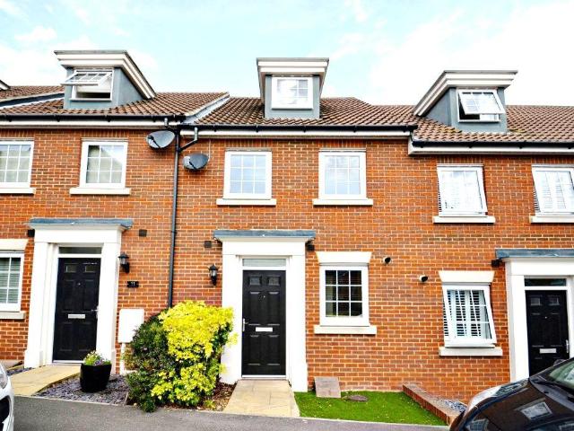 3 bedroom terraced house for sale