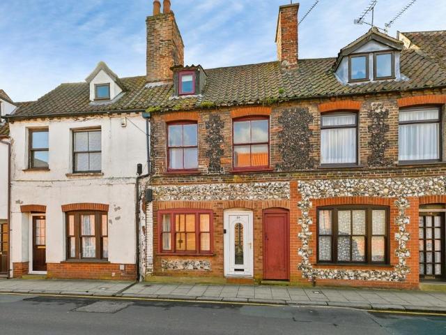 3 bedroom terraced house for sale