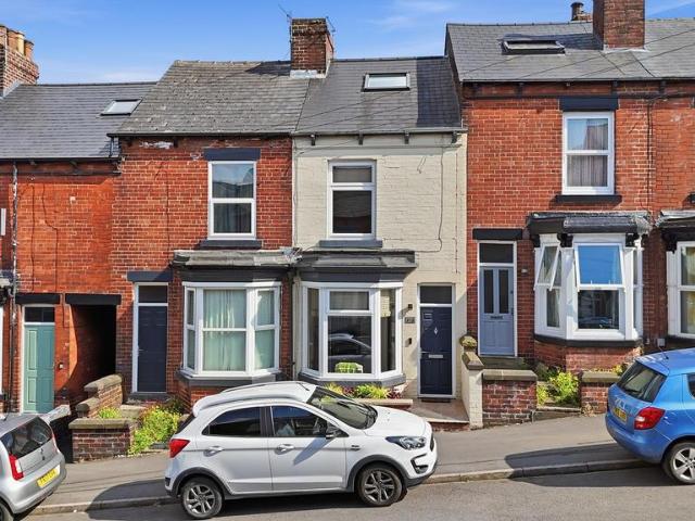 3 bedroom terraced house for sale