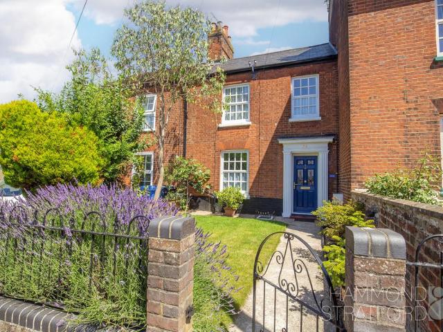 3 bedroom terraced house for sale