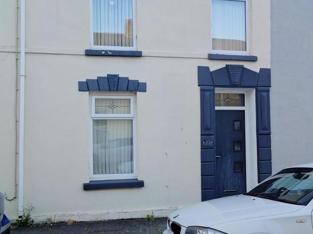 4 bedroom terraced house for sale