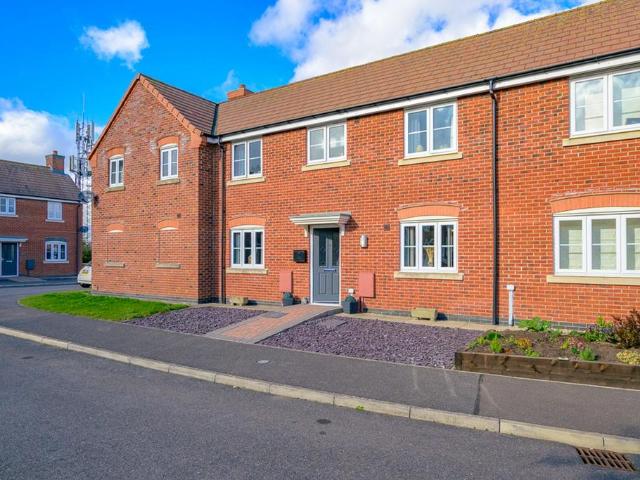 3 bedroom terraced house for sale