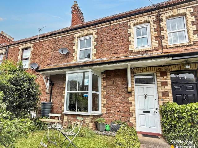 3 bedroom terraced house for sale