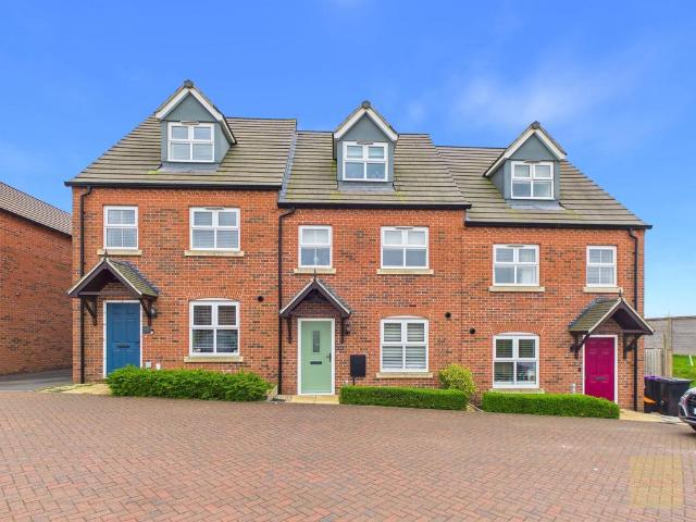 3 bedroom terraced house for sale