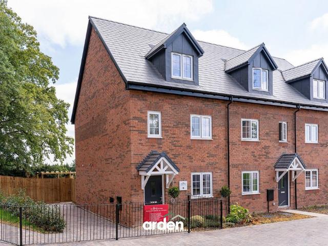 3 bedroom terraced house for sale