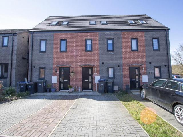 3 bedroom terraced house for sale