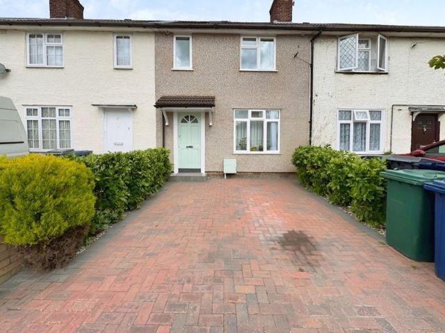 3 bedroom terraced house for sale