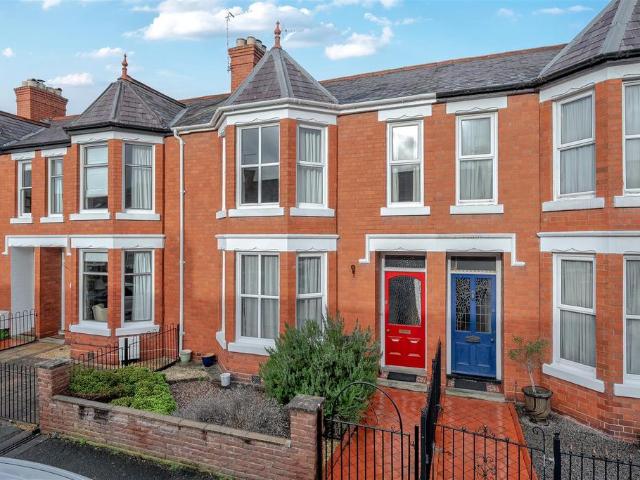 3 bedroom terraced house for sale
