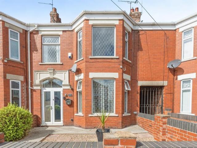 3 bedroom terraced house for sale