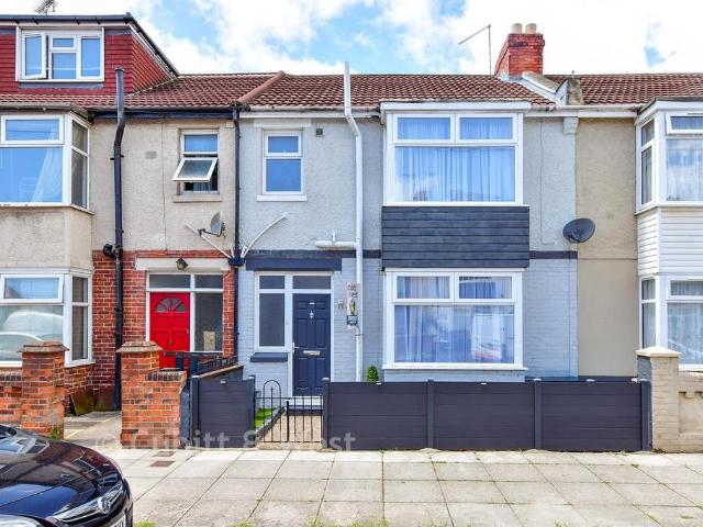 3 bedroom terraced house for sale