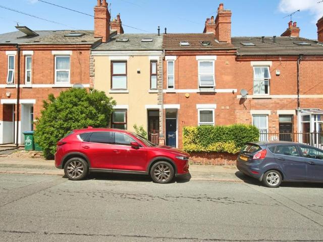 3 bedroom terraced house for sale