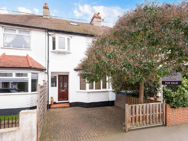 3 bedroom terraced house for sale