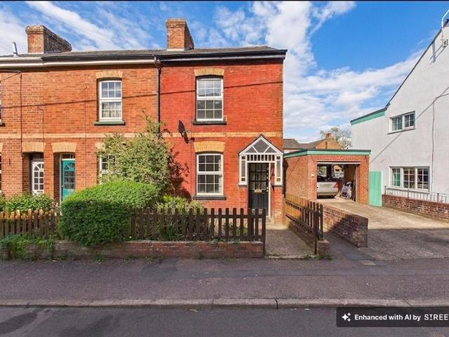 3 bedroom terraced house for sale