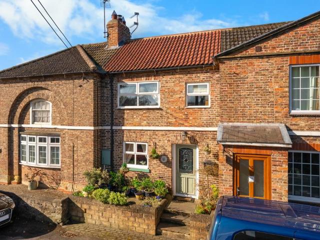 2 bedroom terraced house for sale