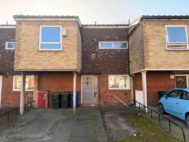 3 bedroom terraced house for sale