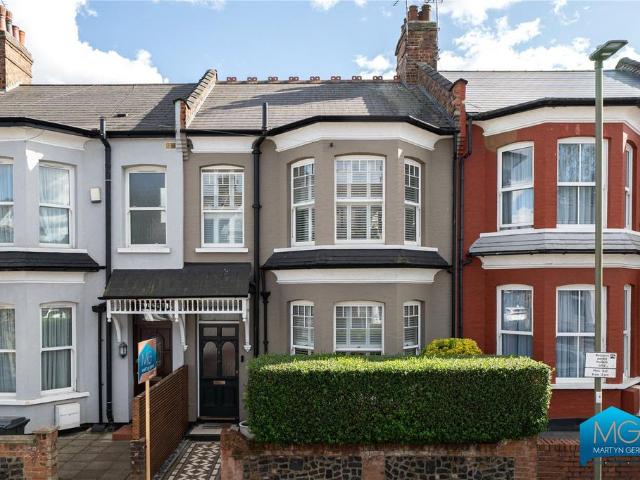 3 bedroom terraced house for sale