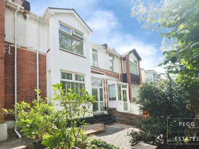 3 bedroom terraced house for sale