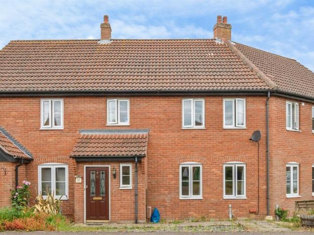 3 bedroom terraced house for sale